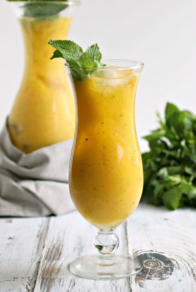Hungry Couple: Icy Sparkling Mango Cooler