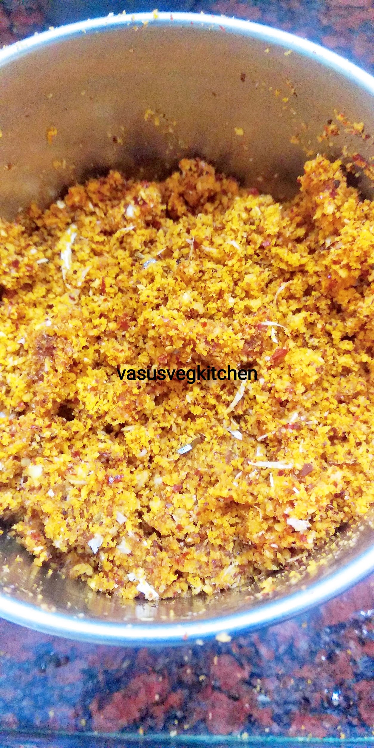 Vasusvegkitchen: Velluli Kobbari Karam Podi || Ellipaya Kobbari Karam ...