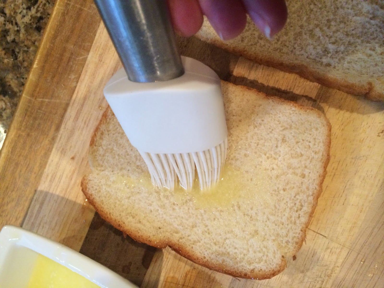 Little Magnolia Kitchen: SUNSHINE TOAST (TOAD IN A HOLE)