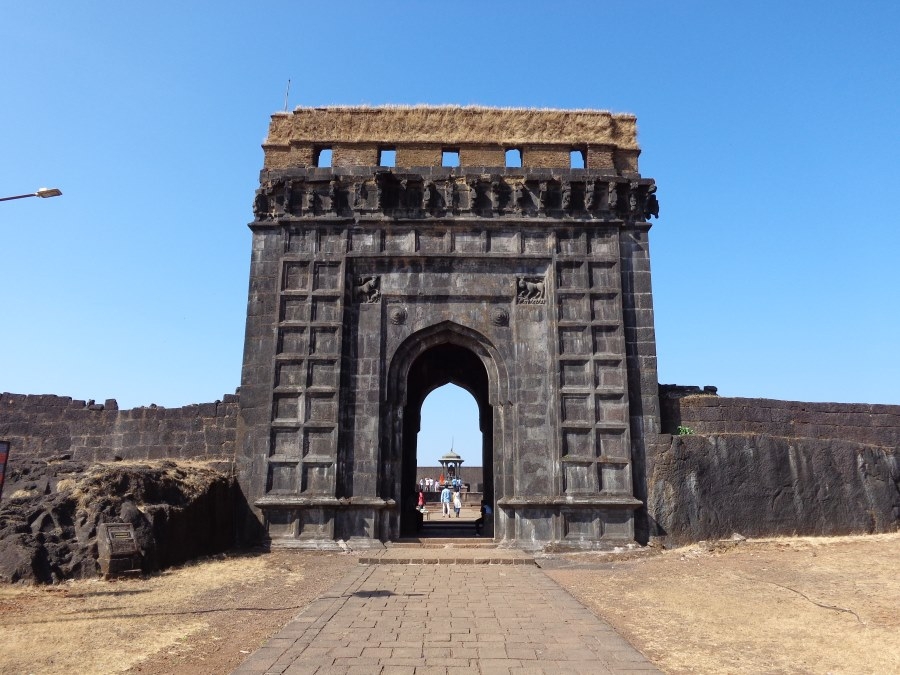 Raigad Fort Trek : Journey to Raigad Fort, Maharashtra