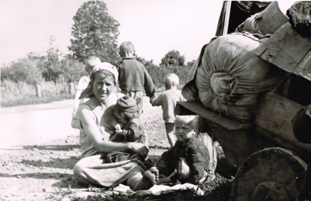 32 Vintage Photos Document Everyday Life of Soviet People During WWII ...