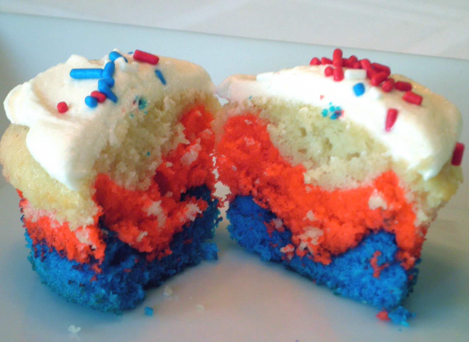 Everything Beautiful In Its Time: Fourth of July Cupcakes
