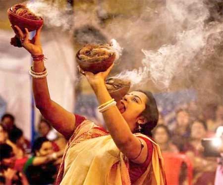 Dhunuchi Dance At Durga Puja And During Visarjan | Hindu Blog