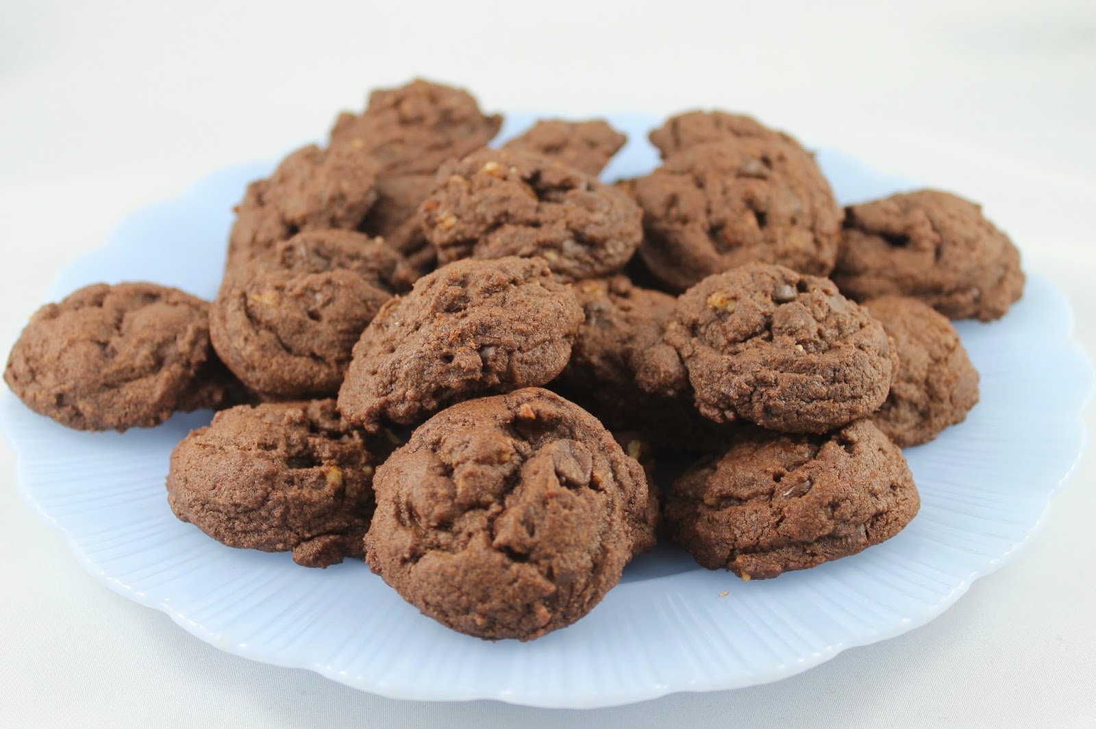 A Little Bit of Everything: Double Chocolate Dream Cookies - YUMMM