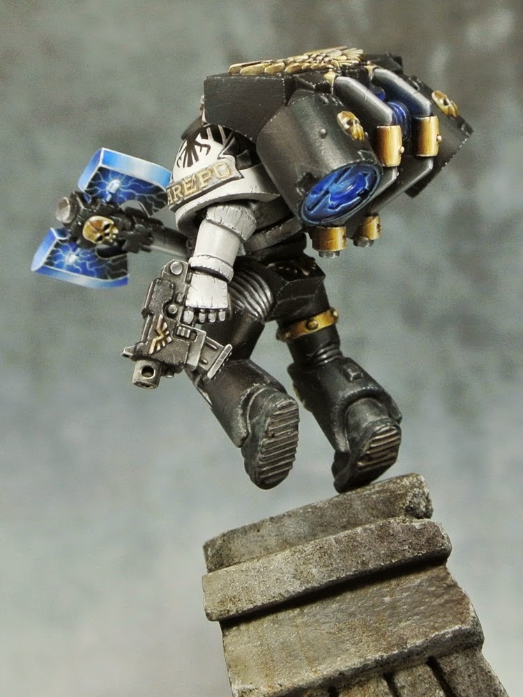 Thor-Modelling Studio: Raven Guard Assault Marine