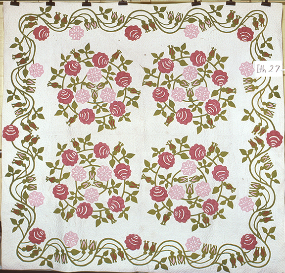 Cloud of Quilt Patterns: Triple Rose Wreath