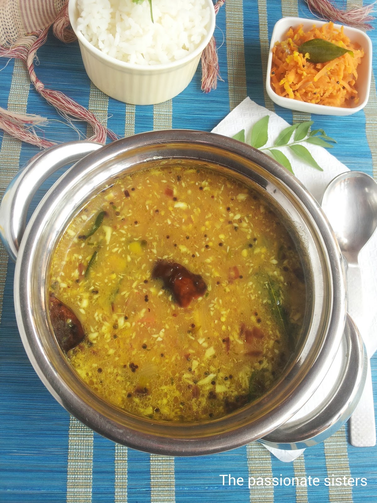 The Passionate Sisters: Aachi style Paruppu Kulambu!