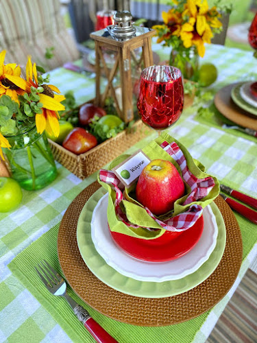 Dining Delight: Late Summer Apple Themed Tablescape