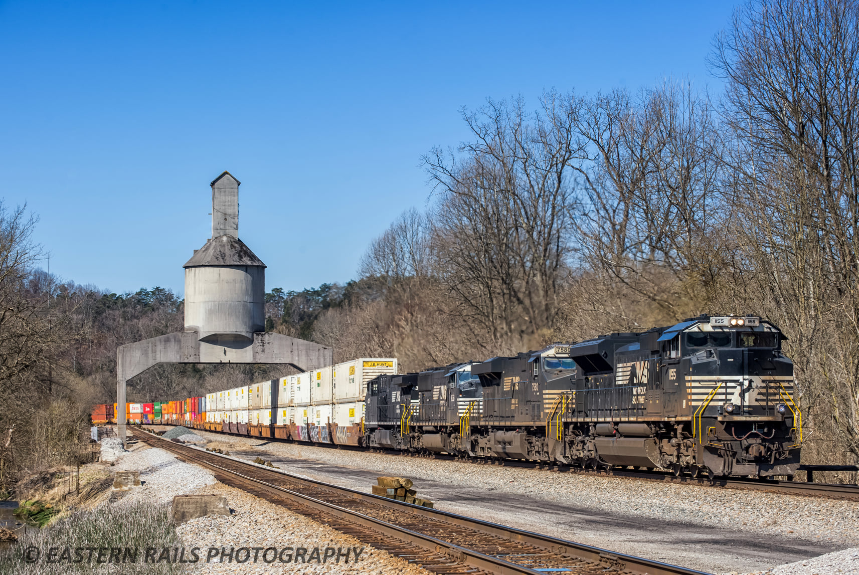 Towns and Nature: Vicker, VA: N&W Mainline Coaling Tower Towns and Nature: Vicker, VA: N&W Mainline Coaling Tower
