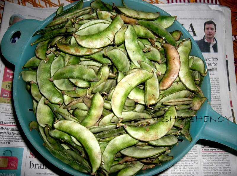 Kudpiraj's Garam Tawa: Ragi Mudde and Massopu with Avarekalu by Nisha ...