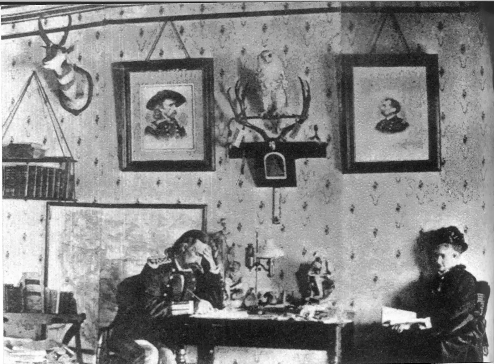 bensozia: The Custers at Home