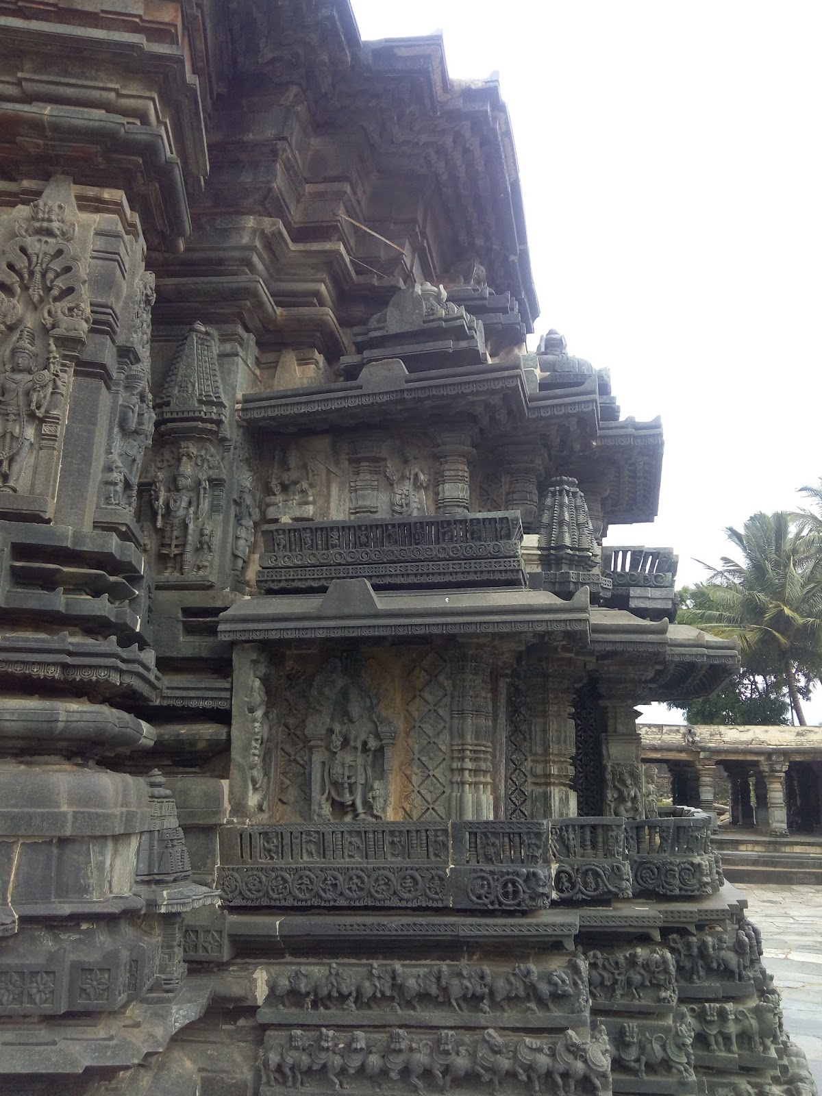 Beluru - History and Travel Guide