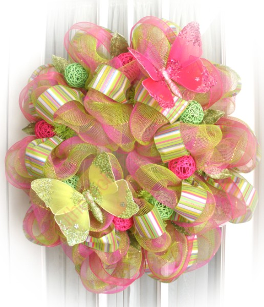 Deco Mesh Wreaths: You Can Make Deco Mesh Wreaths