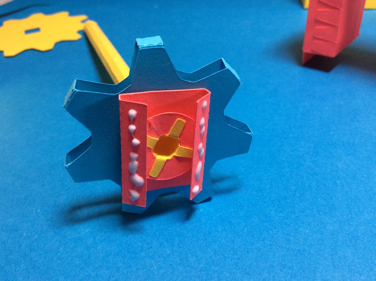 Papercrafts and other fun things: Square Gear Box