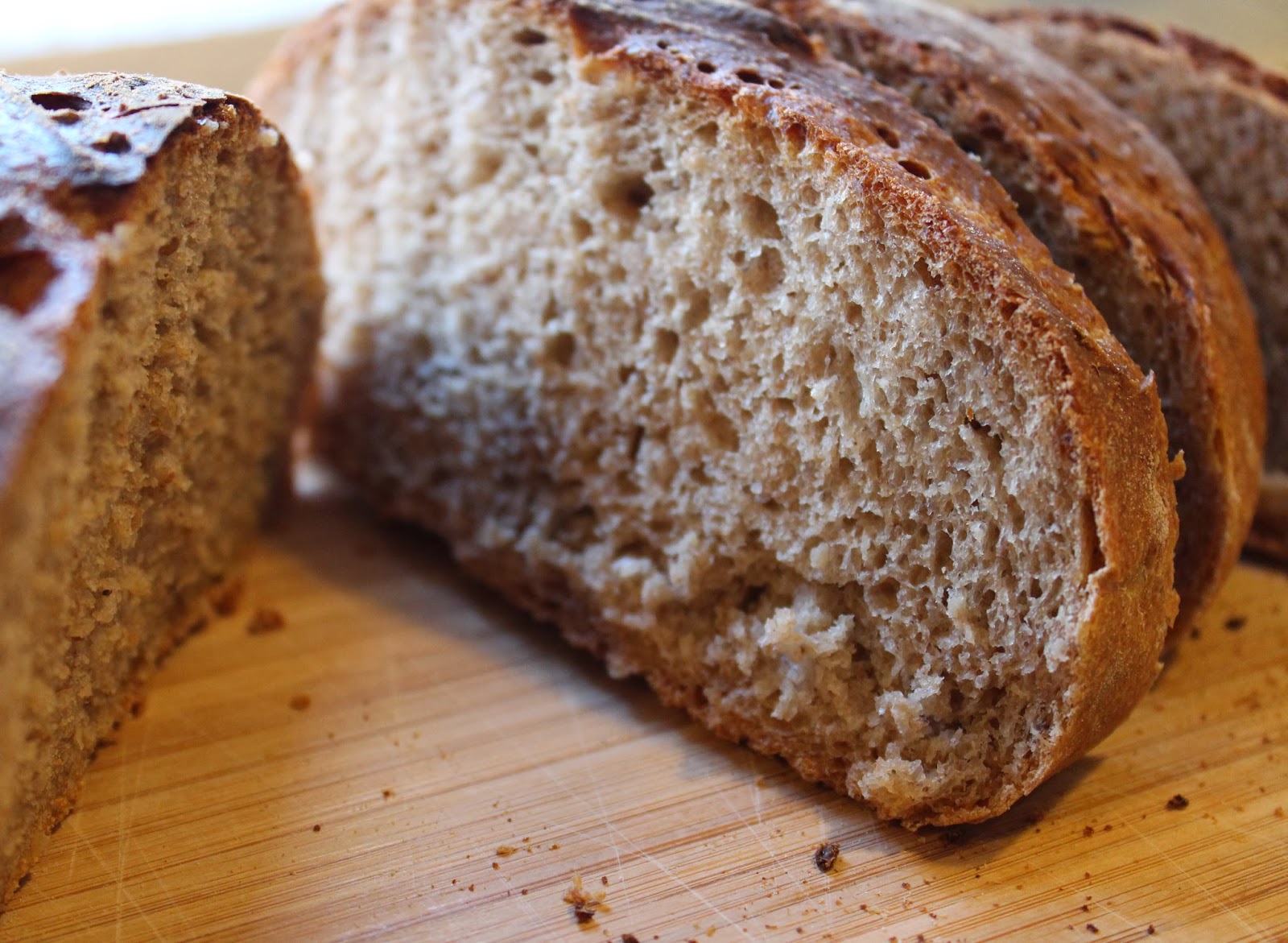 Ager bager: Mørkt, groft brød med øl