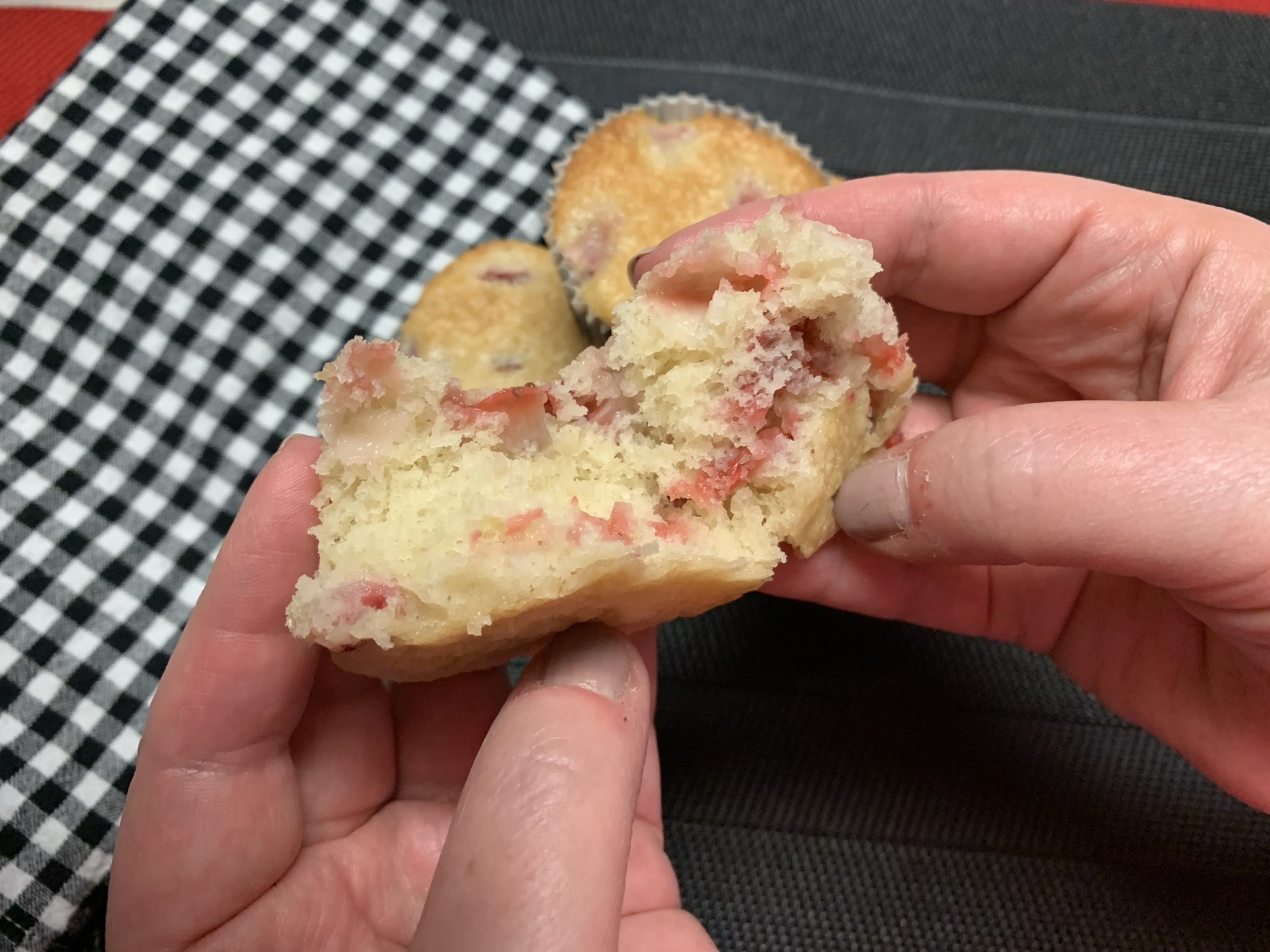 Penny's Passion: Let's Make Strawberry Muffins