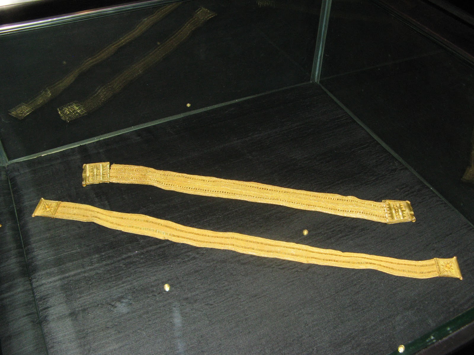 TRAVELS (and more) WITH CECILIA BRAINARD: Philippine Pre-hispanic Gold ...