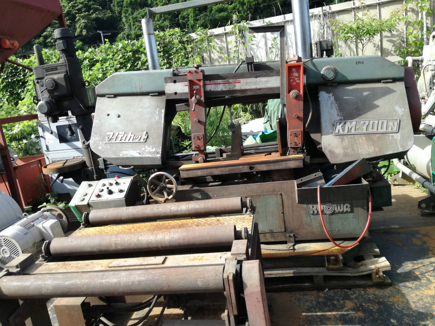 Products: Horizontal Bandsaw Hacksaw KM-700N Kyowa Steel Cutter from Japan