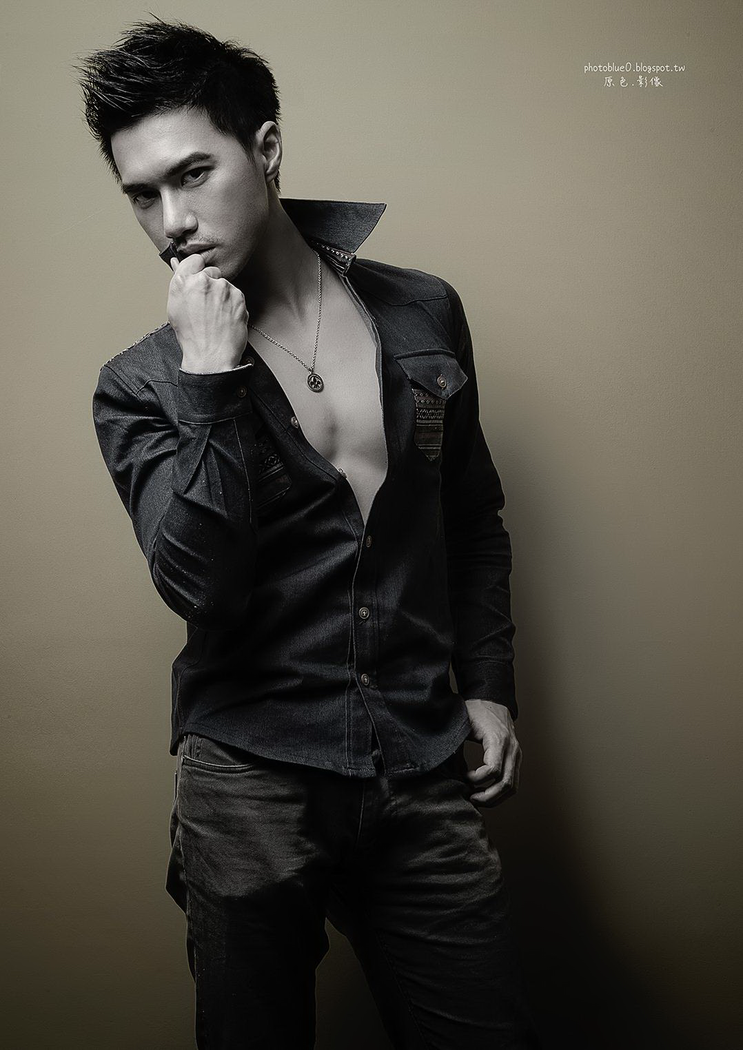 HOT MALE MODELS: Blue Man 39