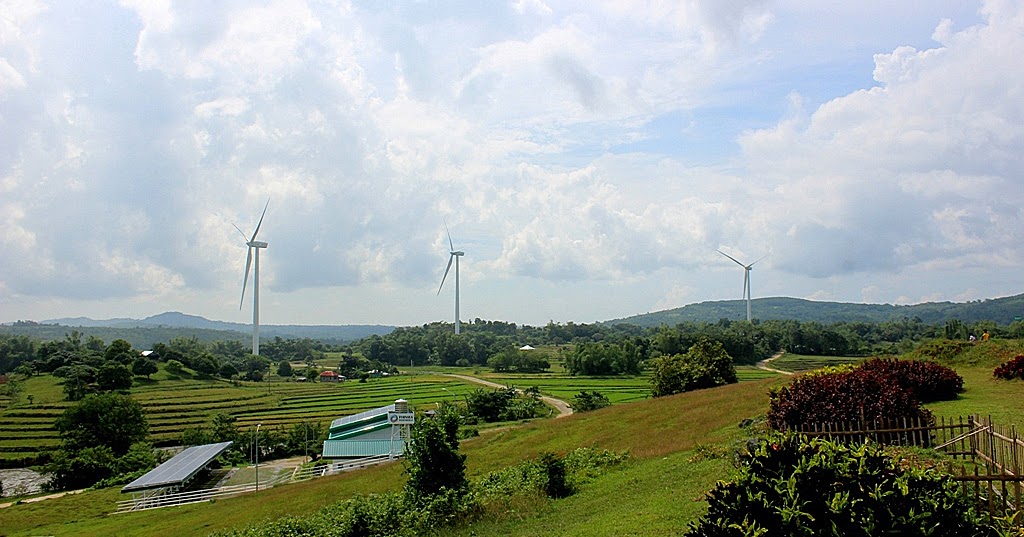 SIRANG LENTE | TRAVEL & HIKE: San Lorenzo Wind Farm (Guimaras Windmills)