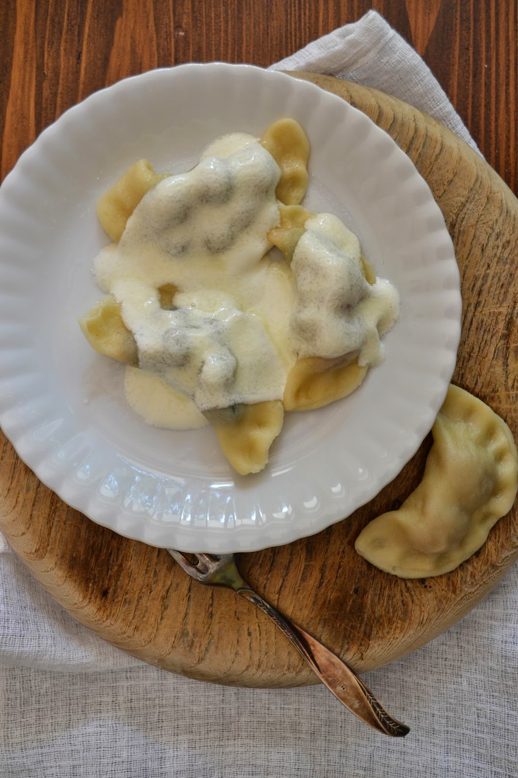 Pierogi - Polnische Teigtaschen mit Blaubeeren und Himbeeren - The ...