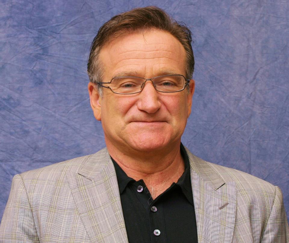 Hollywood How To: Happy Birthday Mr. Robin Williams!