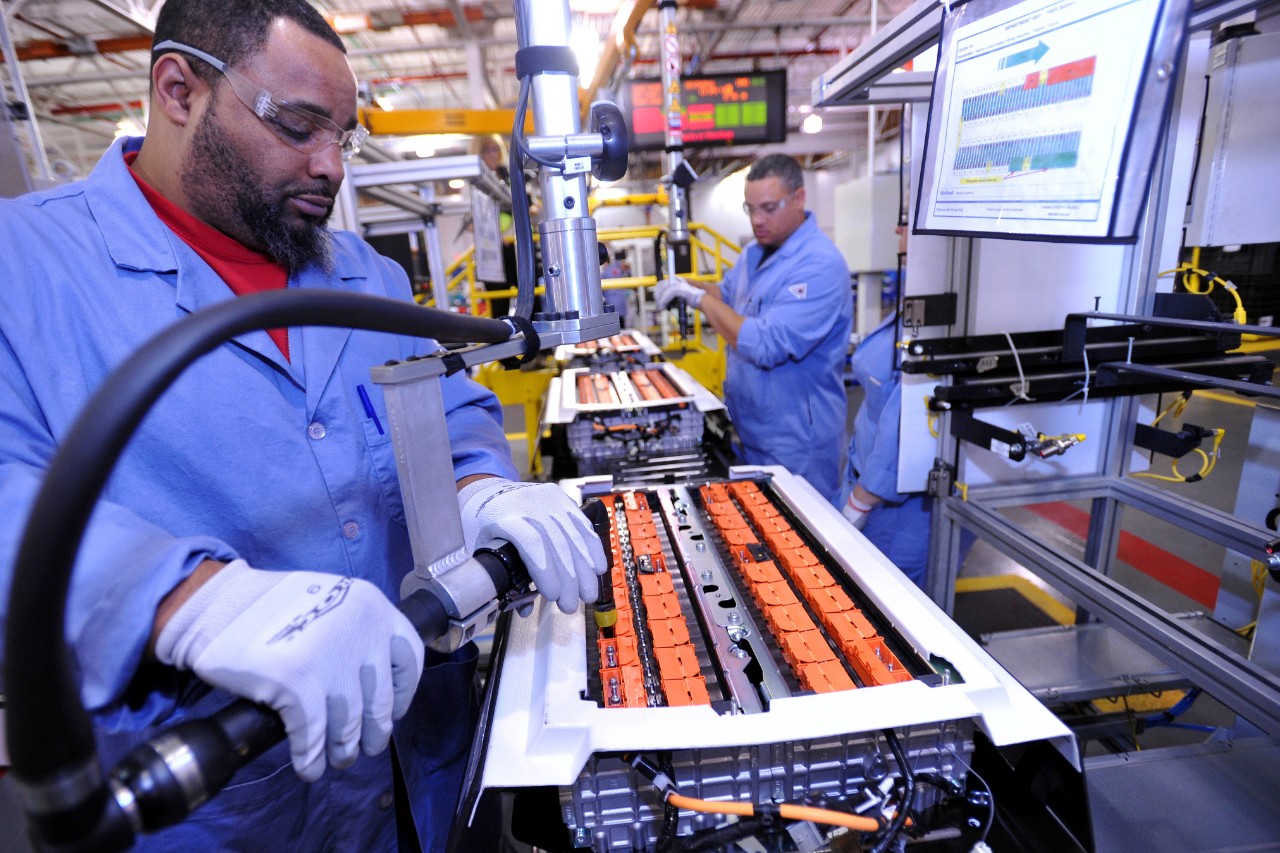 Ford Accelerates Expansion of Electrified Vehicle Battery Research and ...