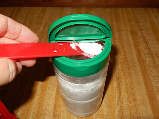 Margy Meanders: Repurposed Baking Soda Container