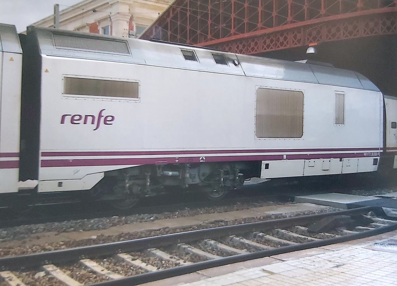 Trenes y tiempos: Las tracciones térmica y eléctrica en RENFE (CX) Algo ...