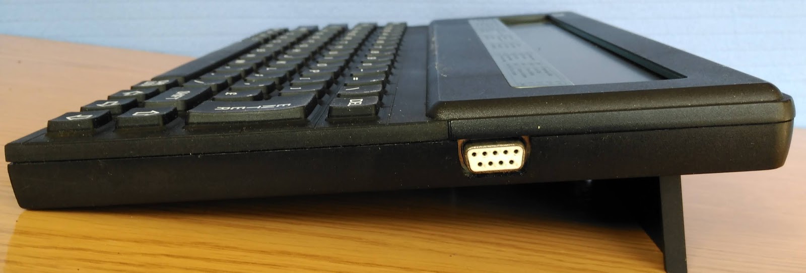 Retro Ordenadores Orty: Cambridge Computer Z88 (Portable Computer) (1987)