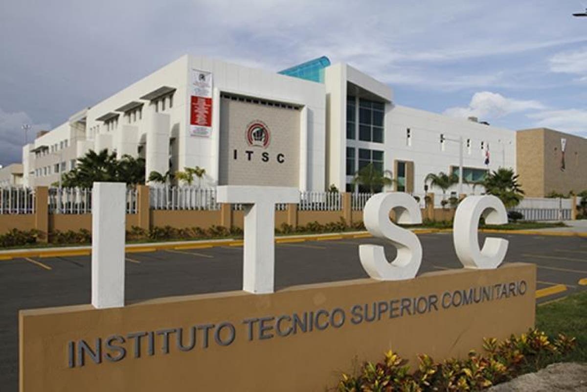 Madre, esposo y otros familiares de la ministra de la Juventud trabajan ...