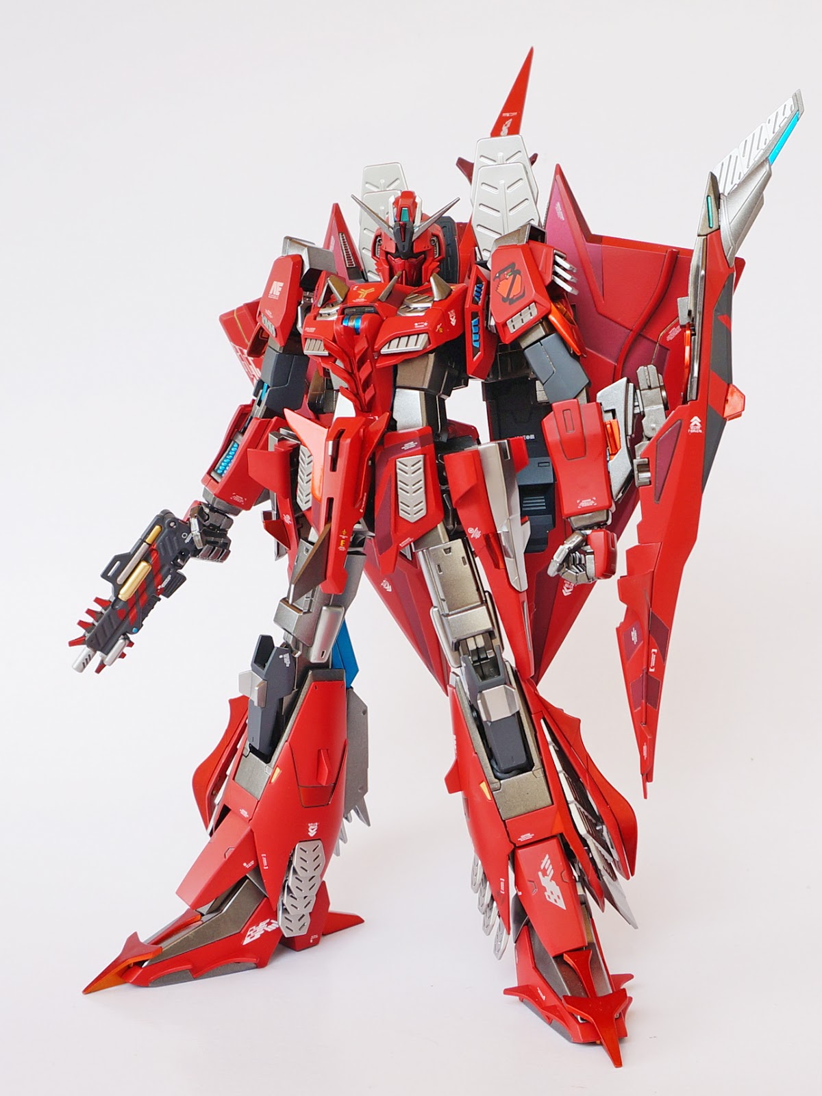Custom Build: MG 1/100 MSZ-006-P2/3C Zeta Gundam P2/3C Type "Red Snake ...