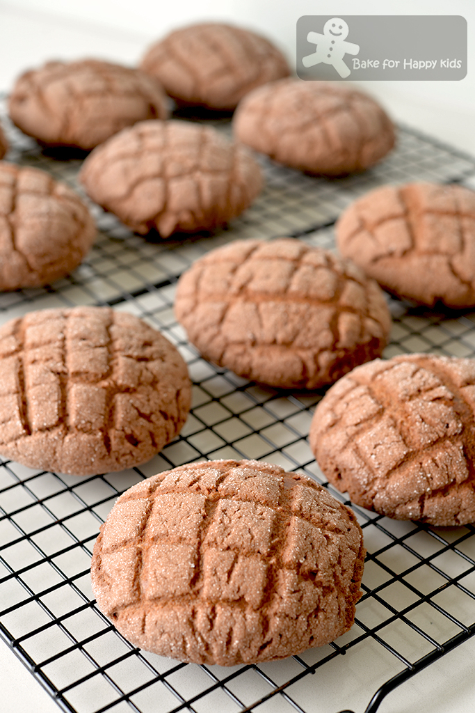 The Perfect Chocolate Melon Pan チョコレートメロンパン HIGHLY RECOMMENDED ...