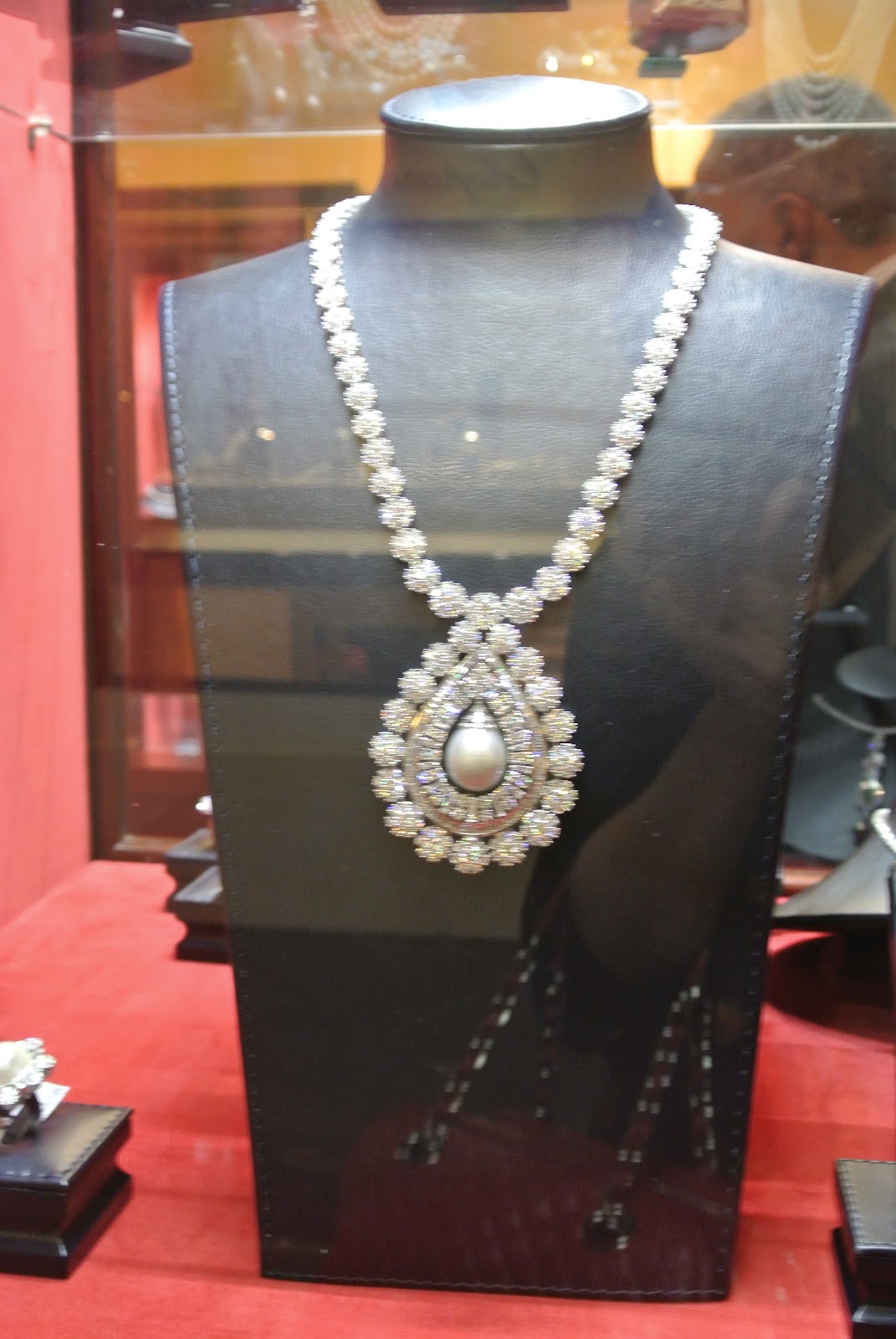 LADIES AND THE CITY: QATAR CHAPTER 10: Qatar Jewelry Show Part II ...