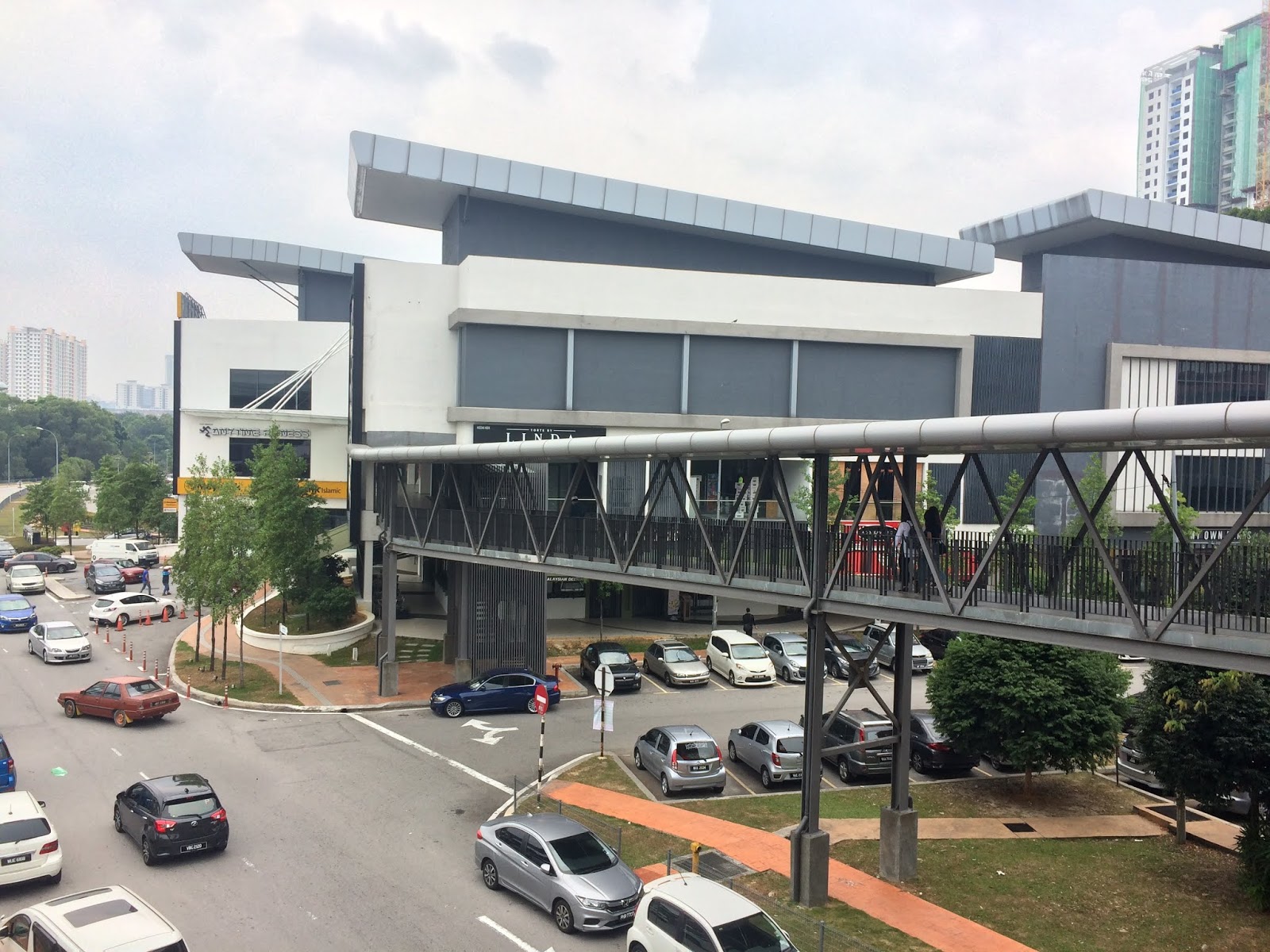 KL Walk: Kuala Lumpur: LRT Kinrara BK 5 Station
