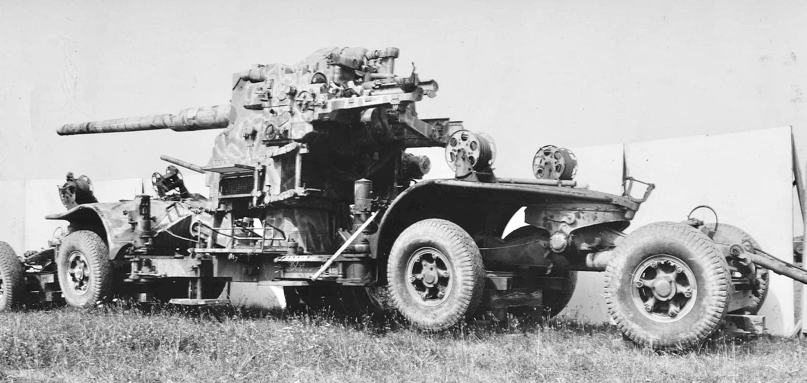 Panzerserra Bunker- Military Scale Models in 1/35 scale: 12.8 cm FlaK ...