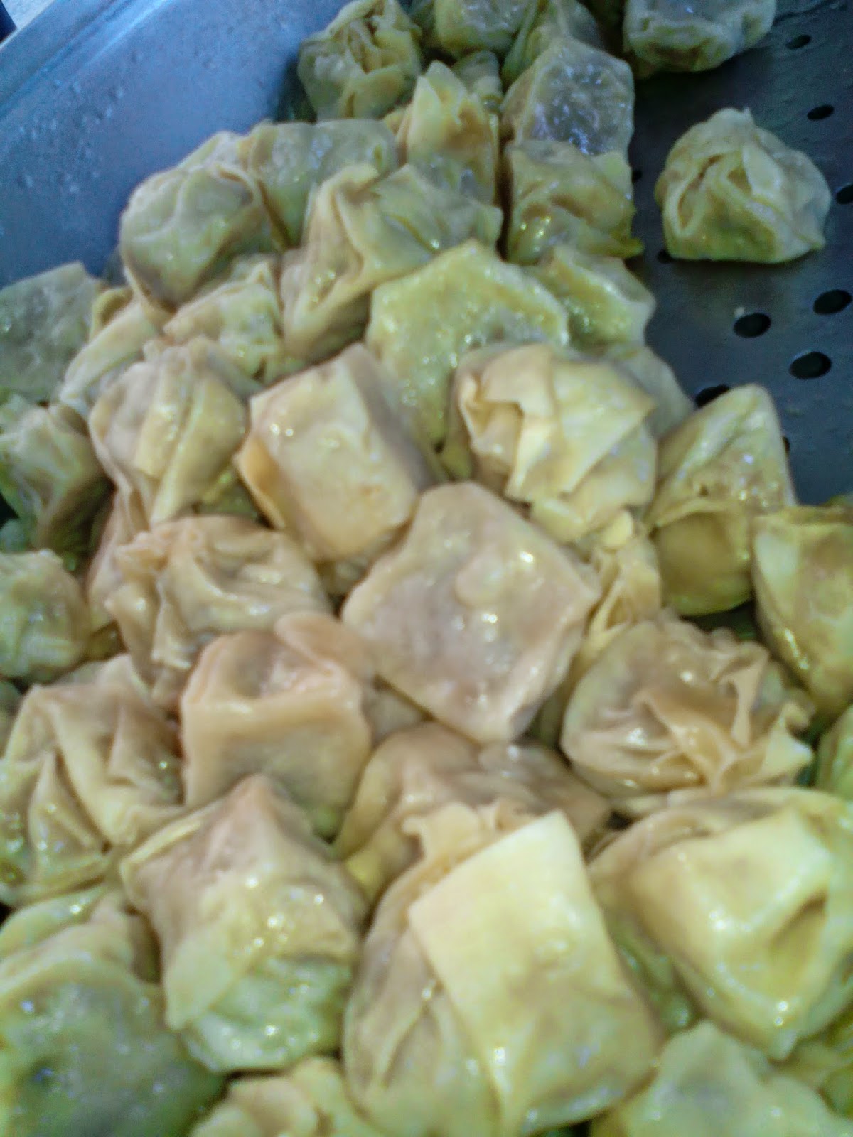 Jahric Lago: Food + Trips: The Cheapest and Yummiest Siomai in Town