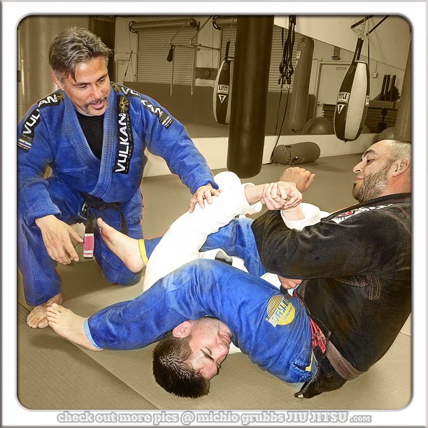 Excel Jiu Jitsu MMA & Fitness: Ray Sloan WINS! MMA record = 6-0