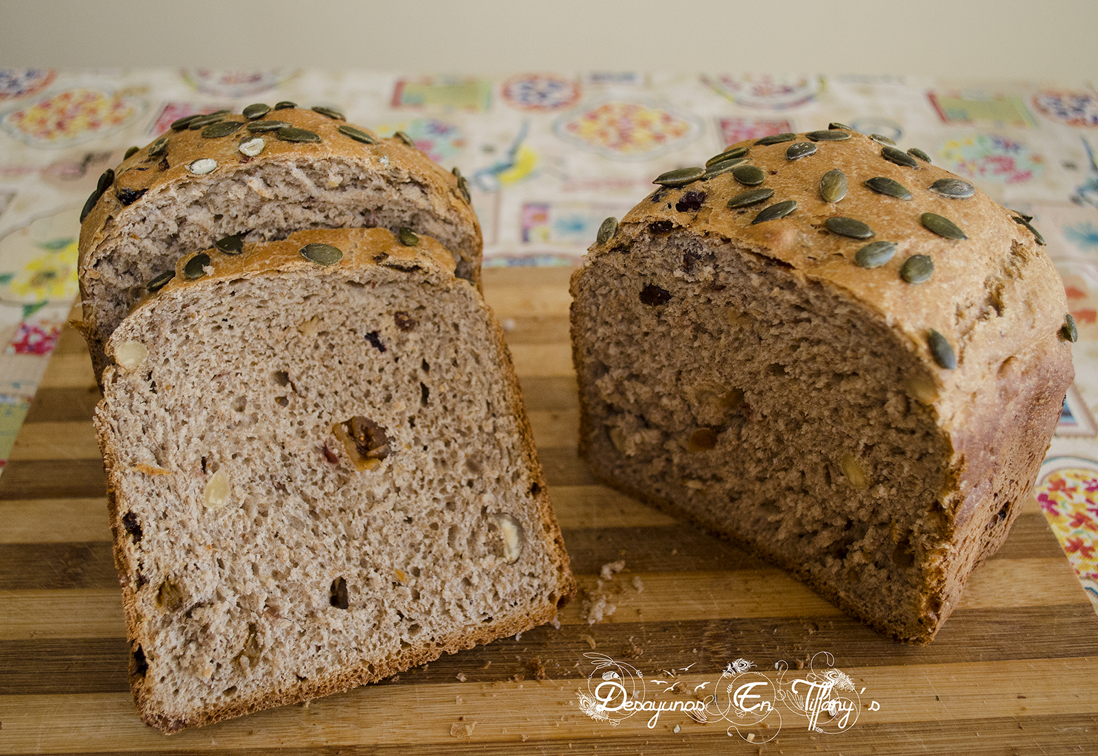 Desayunos en Tiffany´s: Pan con frutas y frutos secos para el desayuno