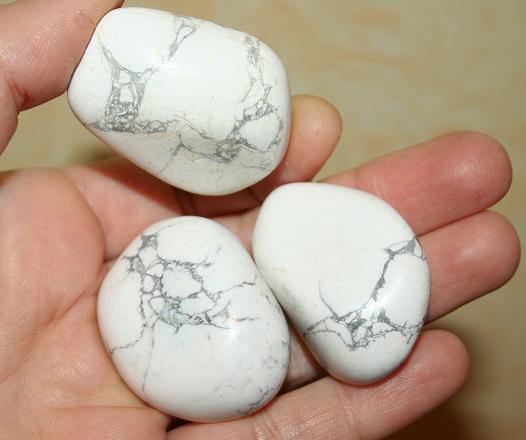 Tarot de la Zarina: Gemas: Howlita