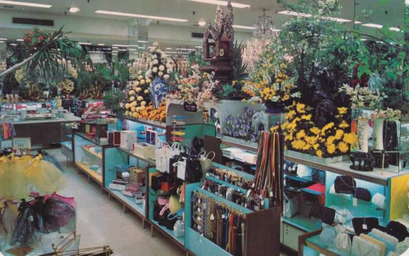35 Cool Pics Show the Interior of American Stores in the 1950s and '60s ...