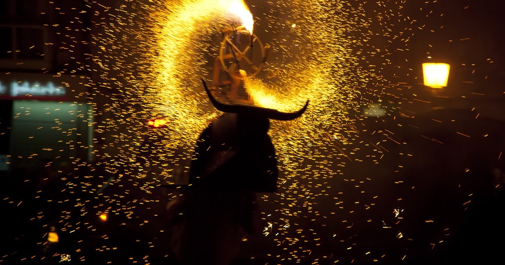 Cantillana y su Pastora : Toros de fuego 2019