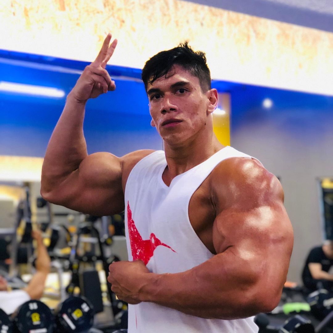 the beauty of male muscle: Alejandro