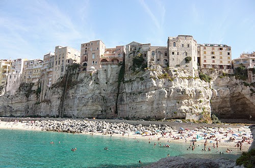 The Presurfer: The Striking Cliffside Town Of Tropea, Italy