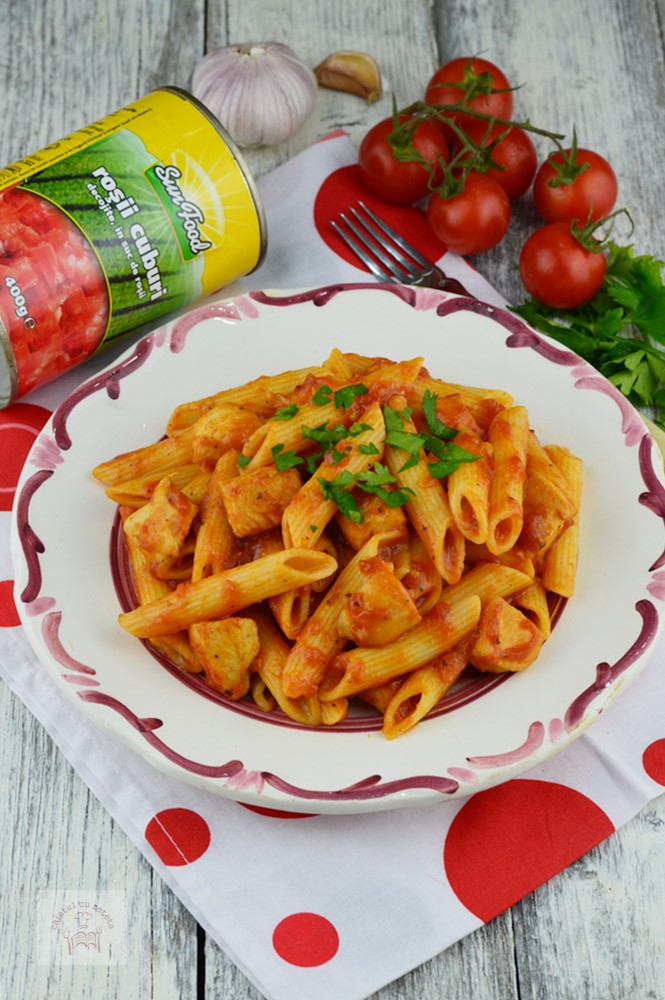 Paste cu pui si sos de rosii - CAIETUL CU RETETE