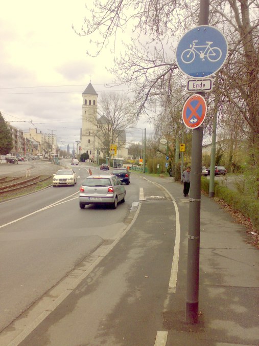 Frankfurt am Main Known as Frankfurt: Nied