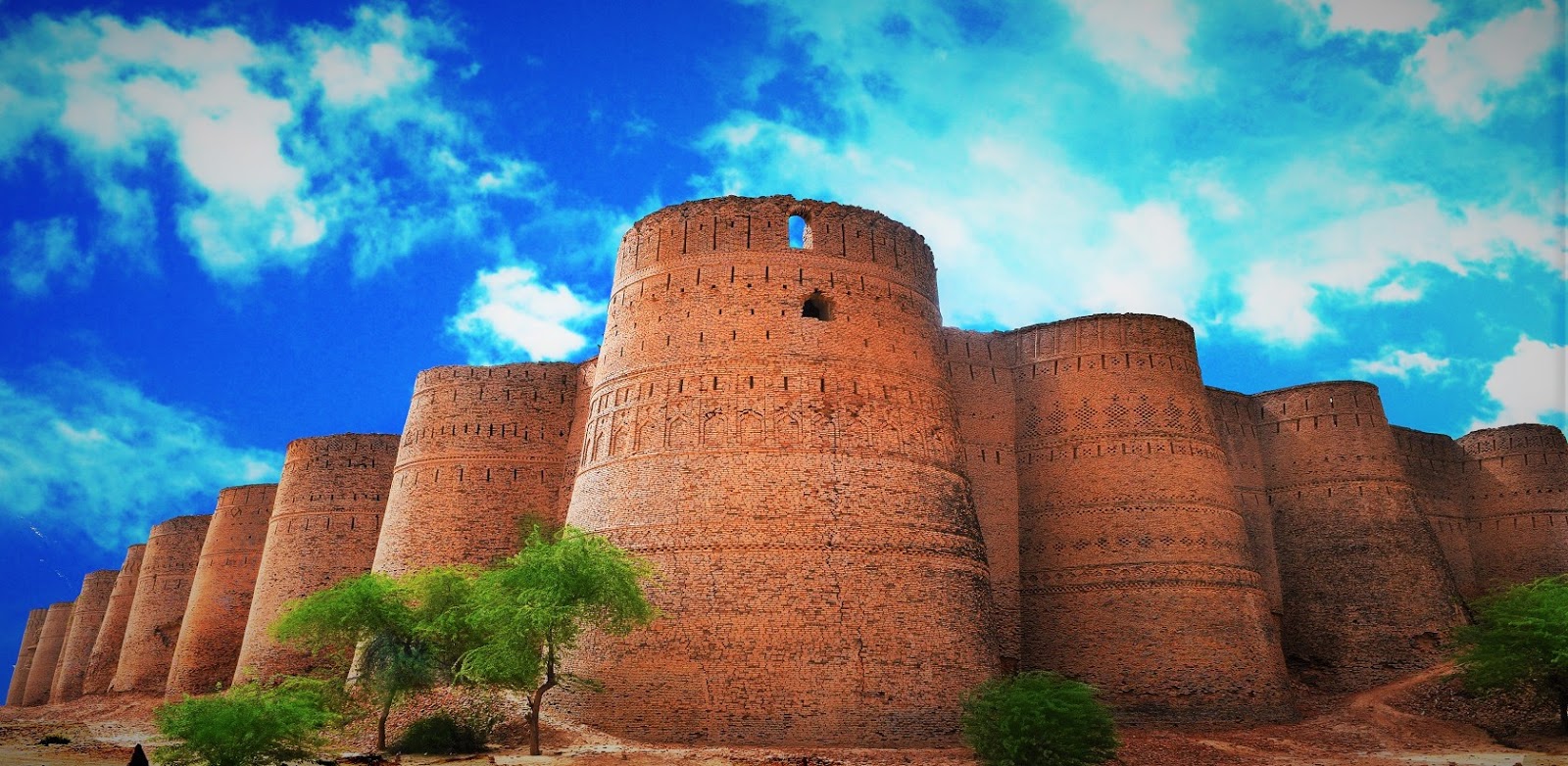 MI Pakistani : Top 10 Forts to visit in Pakistan