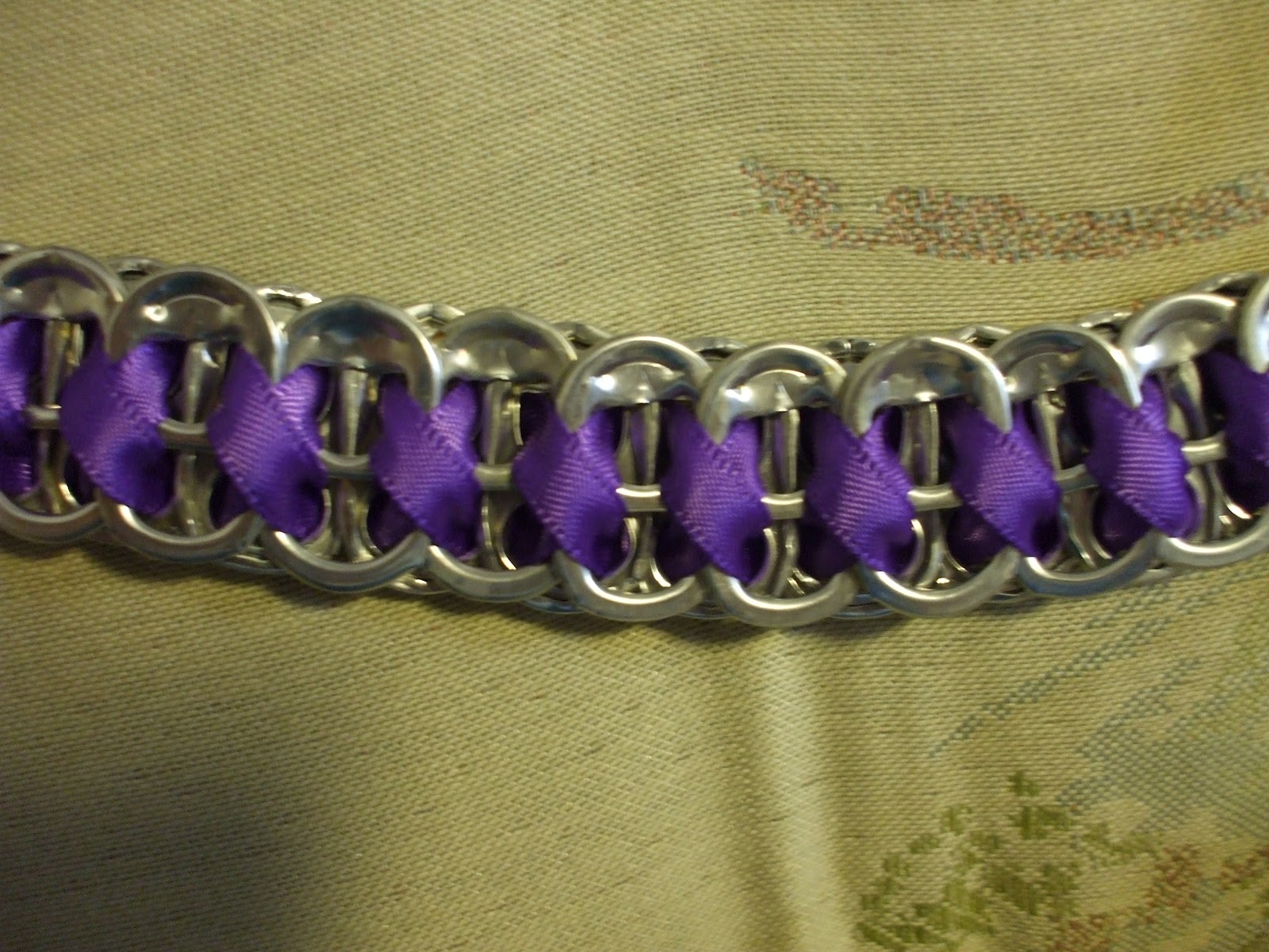 Music, Laughter, Silence: How to Make Pop Top Belts