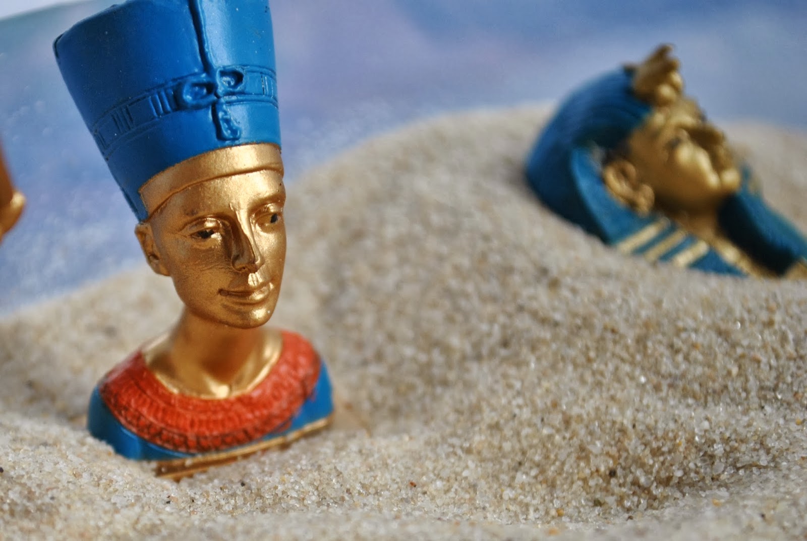 mama's little monkeys....: Egyptian Sensory Box