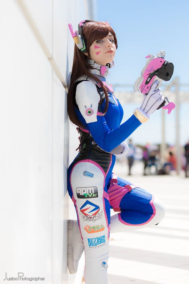 Calvin's Canadian Cave of Coolness: I Love Her DVA Cosplay